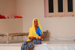 The Cultural Significance of the Sari in India | Vibrant View